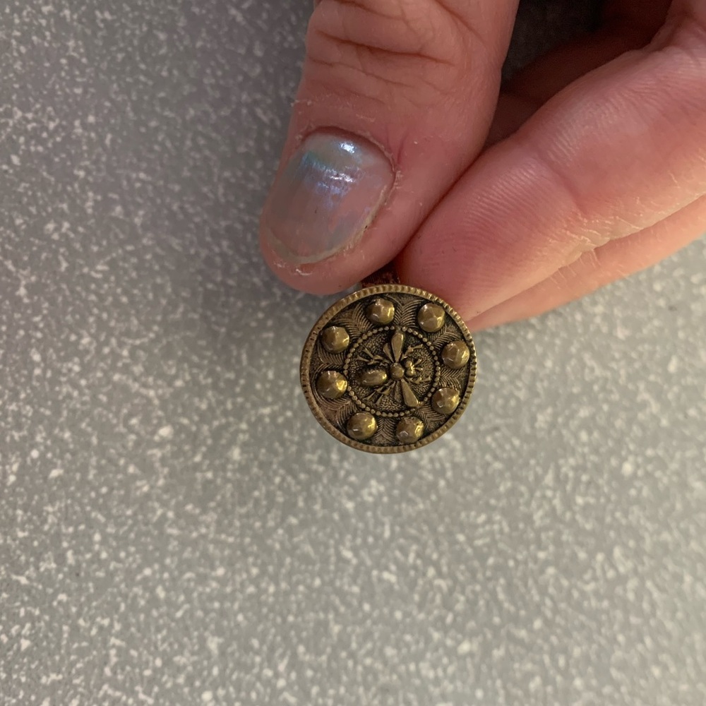 Compass Rose Design Queen Bee Ring Size 8 - Gem